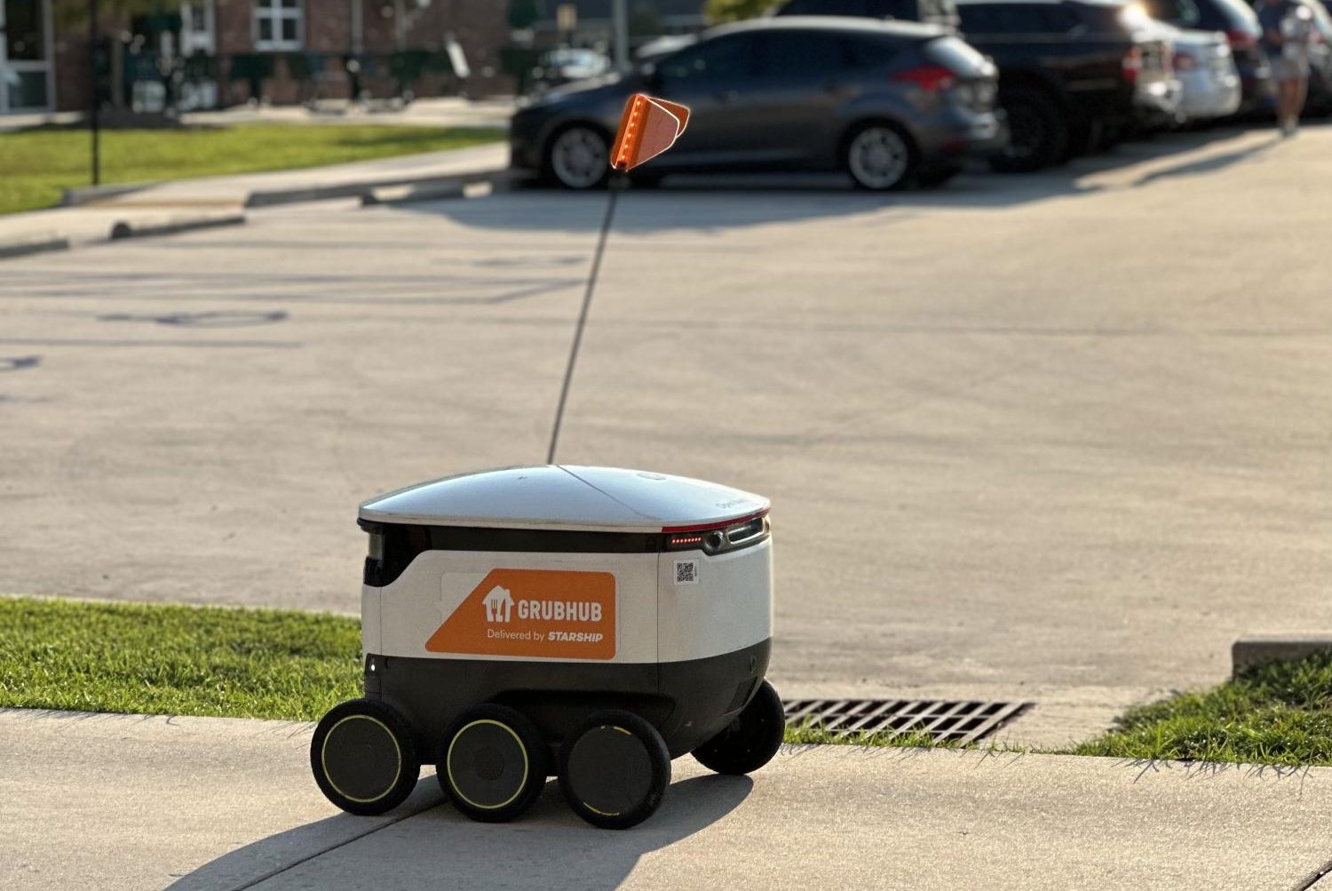 Meet “Grubby,” Southeastern’s new robot delivery friend – The Lion's Roar